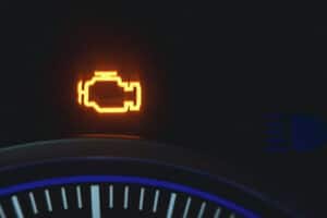 5 razones por las que enciende la luz de check engine de tu auto ...